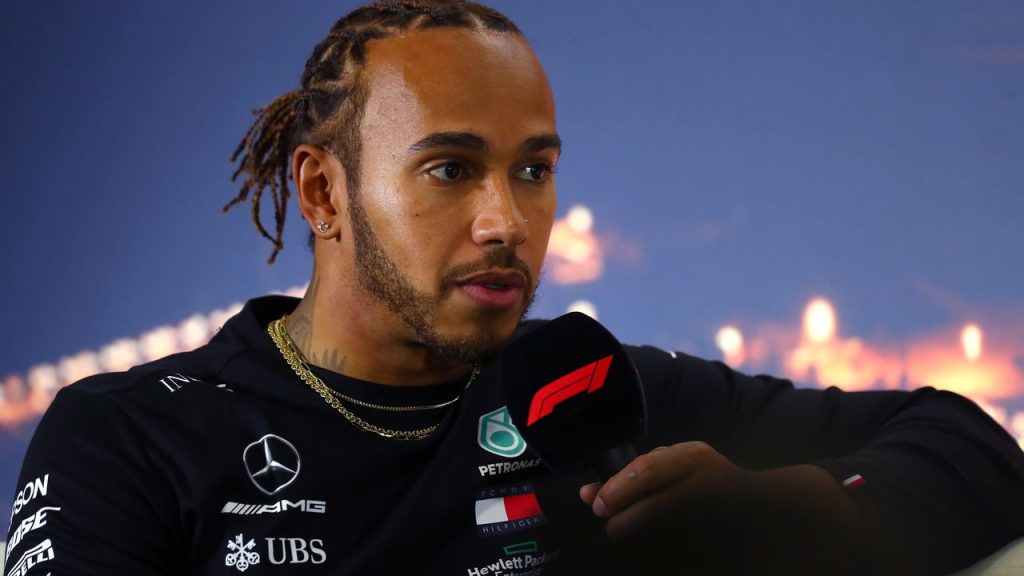 Hamilton compra time de futebol por mais de 4,65 bilhões