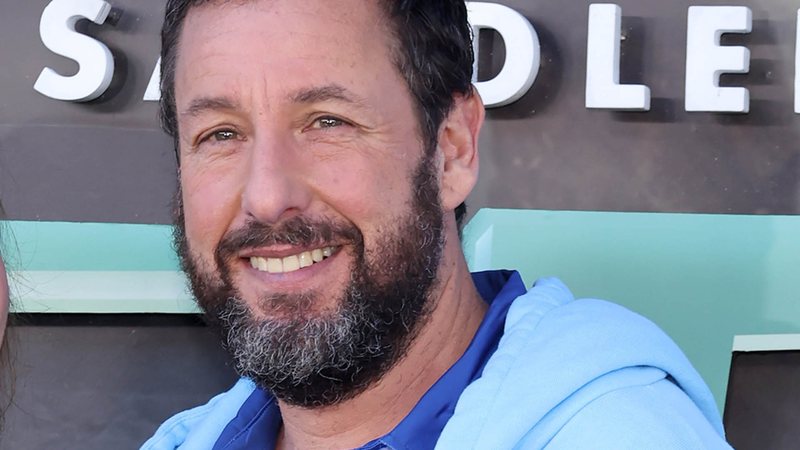 Adam Sandler: O segredo por trás de sua fortuna de $420 milhões!