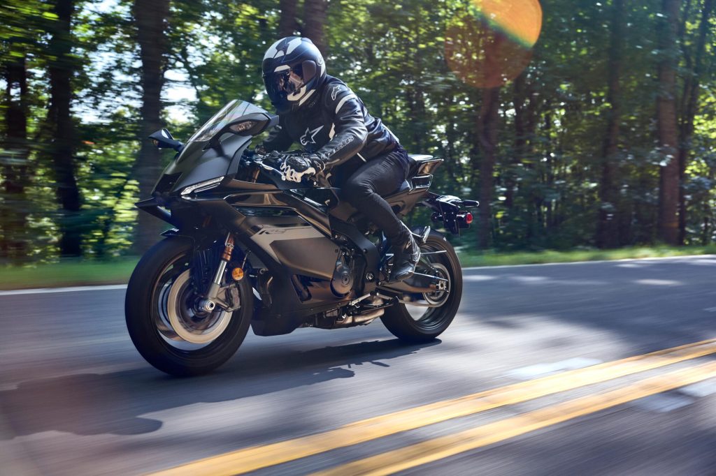Yamaha anuncia nova R9 2025: modelo surpreende o mundo com muita potência