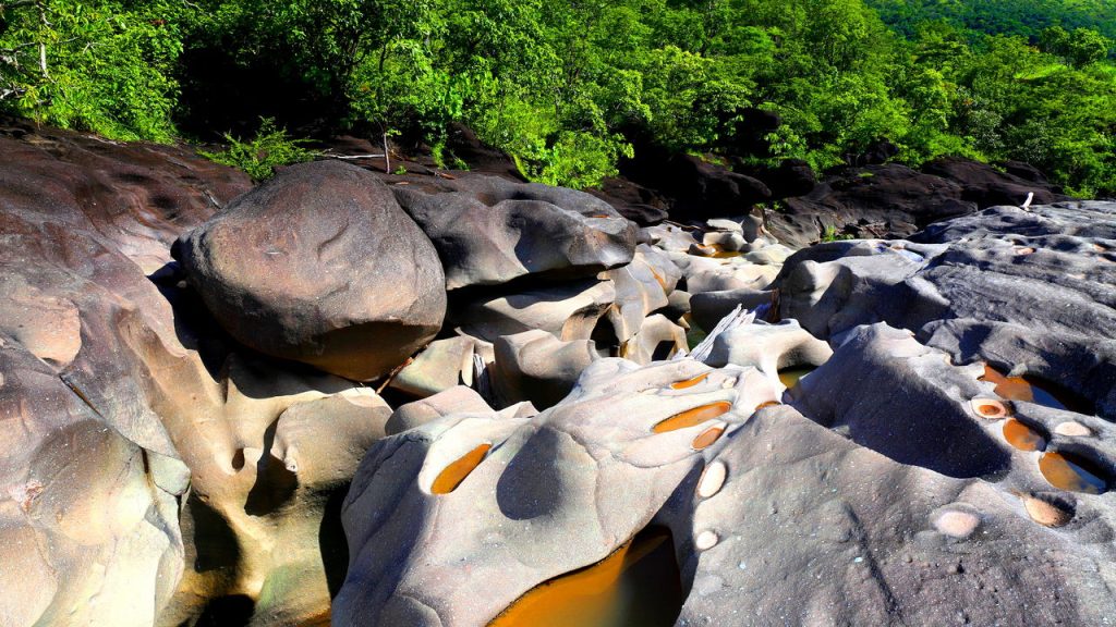 Descubra o Vale da Lua, um cenário de outro mundo em Goiás