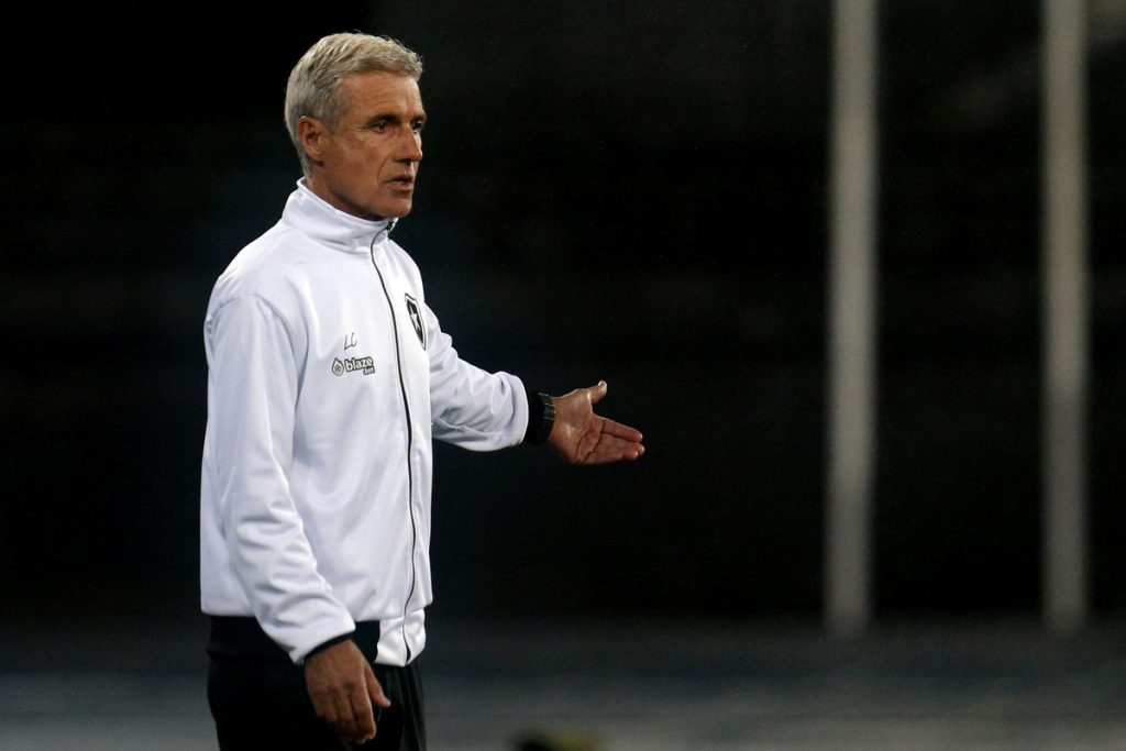 Botafogo busca seu sexto treinador em menos de 3 anos de SAF