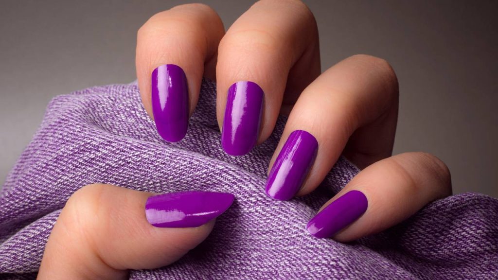 As cores de unha que estão dominando as mãos das brasileiras em 2026