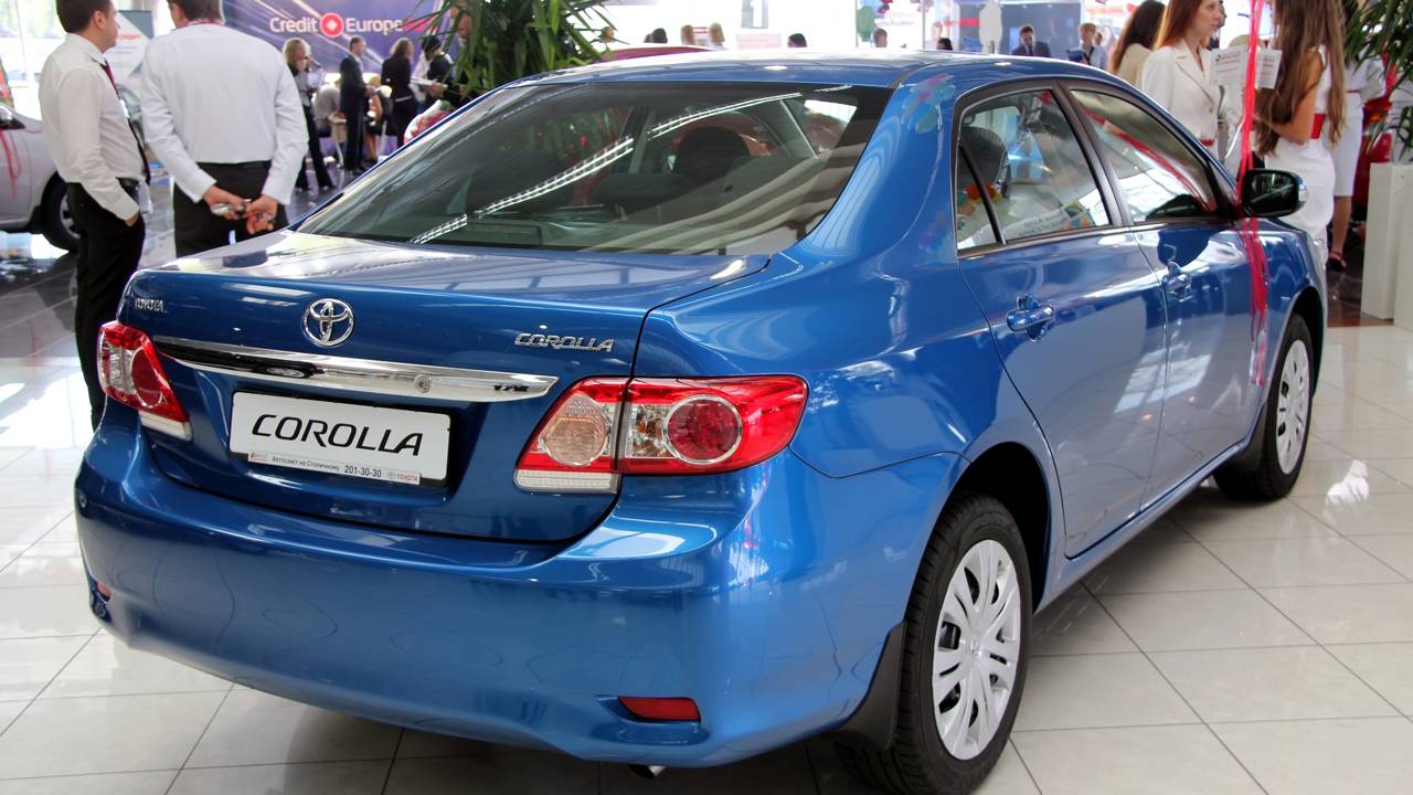 Corolla 2011 XEi custa cerca de R$ 45 mil com motor 2.0 de 143 cv de ...