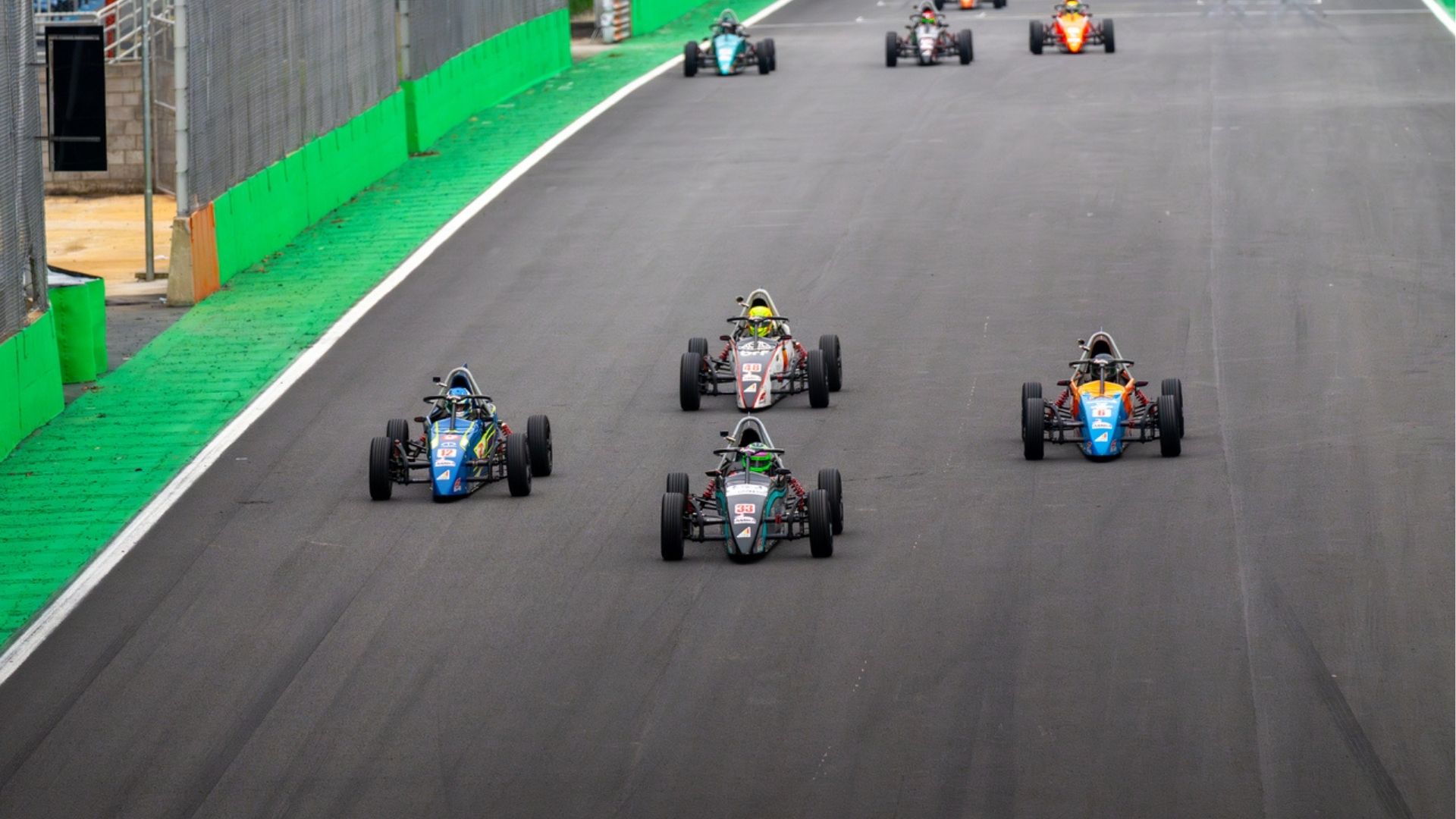 Interlagos encerra temporada da Fórmula Vee com reviravolta